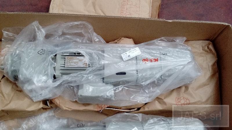 Jaes srl - SEW EURODRIVE - RF27 DRN80M4/BE05